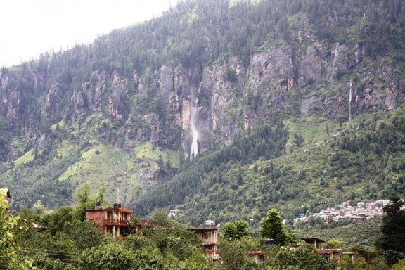 Manali - land of marijuana and green mountains in Himachal Pradesh ...