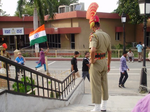 How India Pakistan border crossing ceremony look like? - Path is my goal